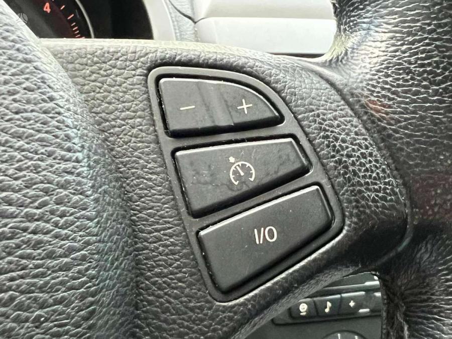 Grey BMW X3 2007 in Trakai, with an engine capacity of 2.99 L and mileage of 333 thousand km for 3000 €, photo 16 on AUTOMOTO.COM.LV
