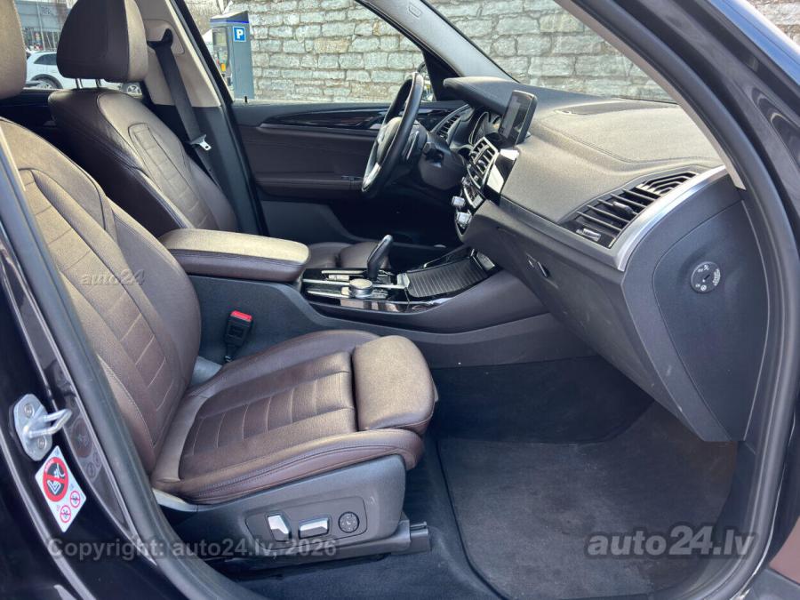 Grey BMW X3 2018 in Tallinn, with an engine capacity of 3.00 L and mileage of 239 thousand km for 26900 €, photo 10 on AUTOMOTO.COM.LV