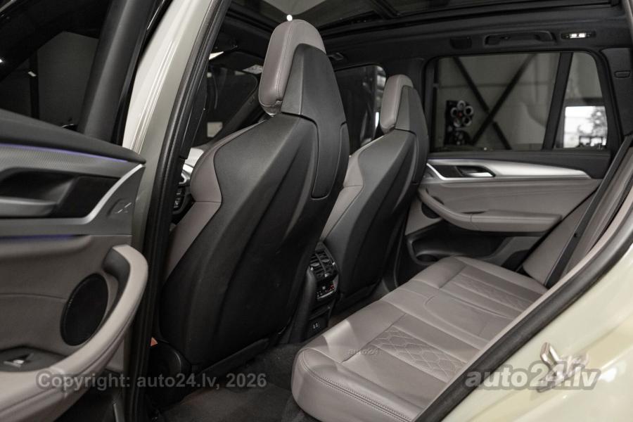 Green BMW x3-m 2021 in Riga, with an engine capacity of 3.00 L and mileage of 93 thousand km for 52990 €, photo 14 on AUTOMOTO.COM.LV