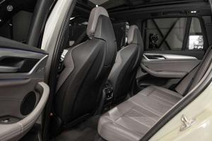 Green BMW x3-m 2021 in Riga, with an engine capacity of 2.99 L and mileage of 93 thousand km for 52990 €, photo 14 on AUTOMOTO.COM.LV