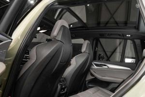 Green BMW x3-m 2021 in Riga, with an engine capacity of 2.99 L and mileage of 93 thousand km for 52990 €, photo 15 on AUTOMOTO.COM.LV