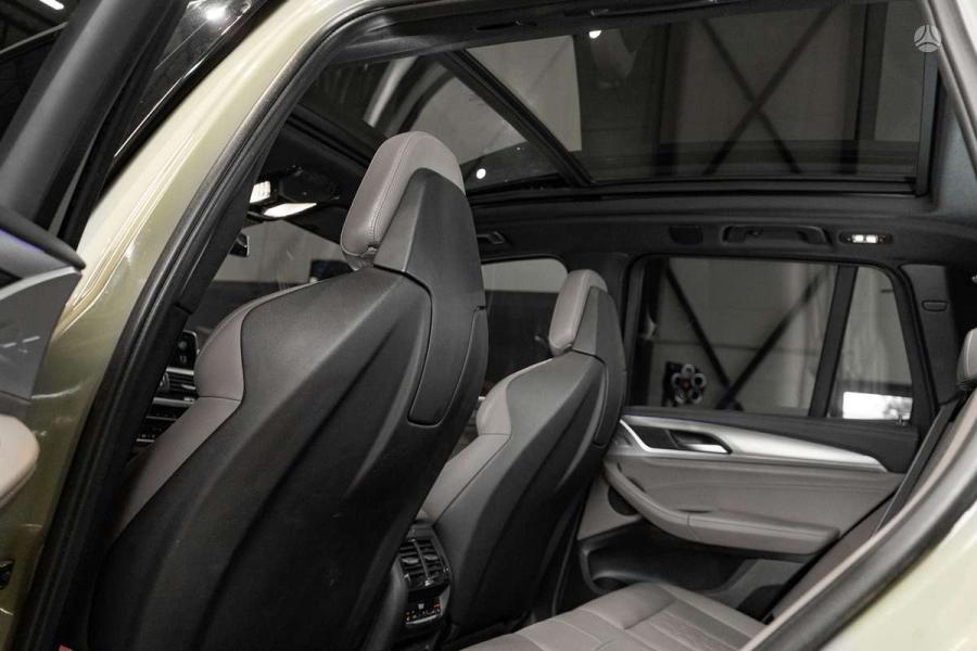 Green BMW x3-m 2021 in Riga, with an engine capacity of 2.99 L and mileage of 93 thousand km for 52990 €, photo 15 on AUTOMOTO.COM.LV