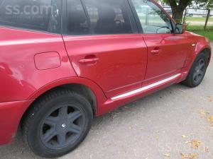Red BMW X3 2004 in Riga, with an engine capacity of 3.00 L and mileage of 386 thousand km for 2750 €, photo 8 on AUTOMOTO.COM.LV