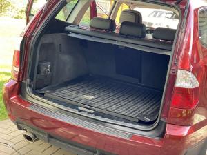 Red BMW X3 2010 in Vilnius, with an engine capacity of 2.00 L and mileage of 294 thousand km for 5300 €, photo 6 on AUTOMOTO.COM.LV