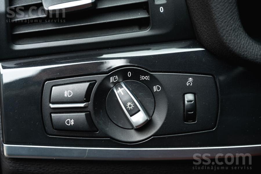 Red BMW X3 2013 in Riga, with an engine capacity of 2.00 L and mileage of 197 thousand km for 12300 €, photo 15 on AUTOMOTO.COM.LV