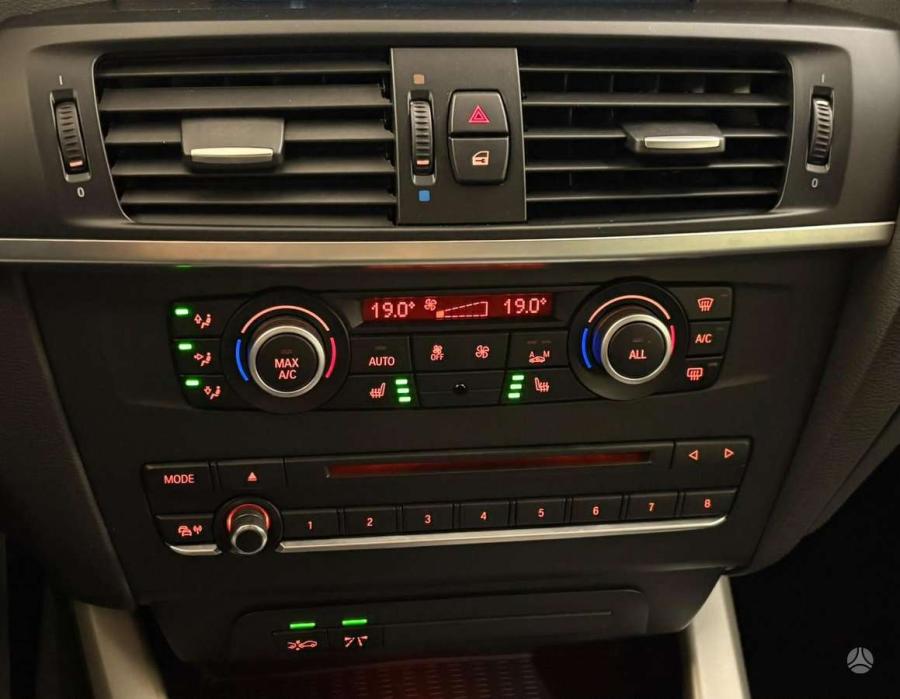 Red BMW X3 2013 in Marijampole, with an engine capacity of 2.99 L and mileage of 303 thousand km for 10450 €, photo 14 on AUTOMOTO.COM.LV
