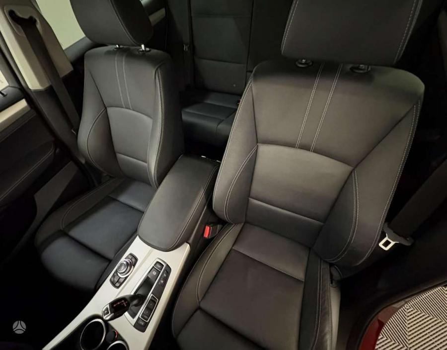 Red BMW X3 2013 in Marijampole, with an engine capacity of 2.99 L and mileage of 303 thousand km for 10450 €, photo 26 on AUTOMOTO.COM.LV