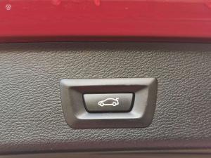 Red BMW X3 2017 in Siauliai, with an engine capacity of 2.00 L and mileage of 138 thousand km for 11999 €, photo 16 on AUTOMOTO.COM.LV