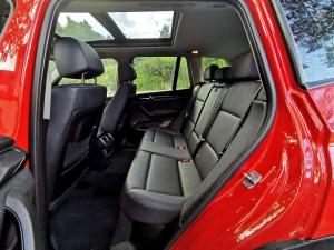 Red BMW X3 2017 in Siauliai, with an engine capacity of 2.00 L and mileage of 138 thousand km for 11999 €, photo 17 on AUTOMOTO.COM.LV