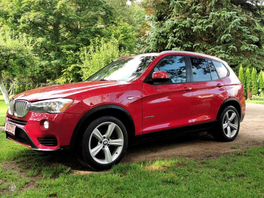 Red BMW X3 2017 in Siauliai, with an engine capacity of 2.00 L and mileage of 138 thousand km for 11999 €, photo 18 on AUTOMOTO.COM.LV