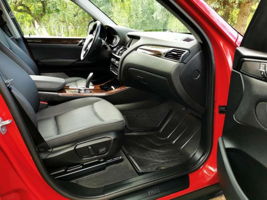 Red BMW X3 2017 in Siauliai, with an engine capacity of 2.00 L and mileage of 138 thousand km for 11999 €, photo 42 on AUTOMOTO.COM.LV