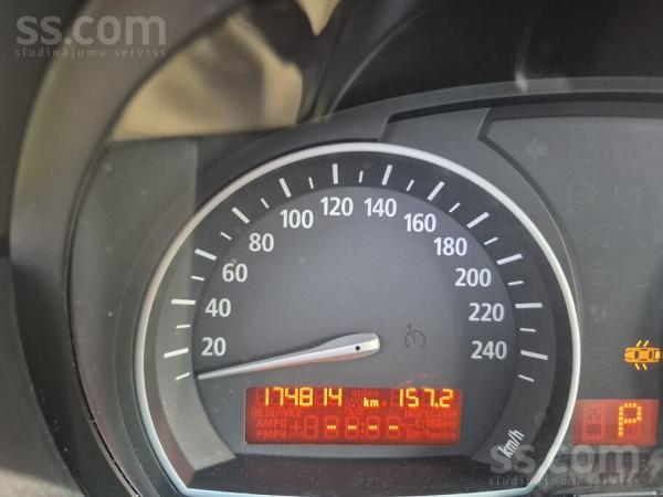 White BMW X3 2005 in Rezekne, with an engine capacity of 2.50 L and mileage of 175 thousand km for 2900 €, photo 5 on AUTOMOTO.COM.LV