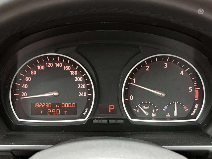 Balts BMW X3 2008 Marijampole, ar dzinēja tilpumu 2.00 L un nobraukumu 192 tūkst. km par 6750 €, foto 25 vietnē AUTOMOTO.COM.LV