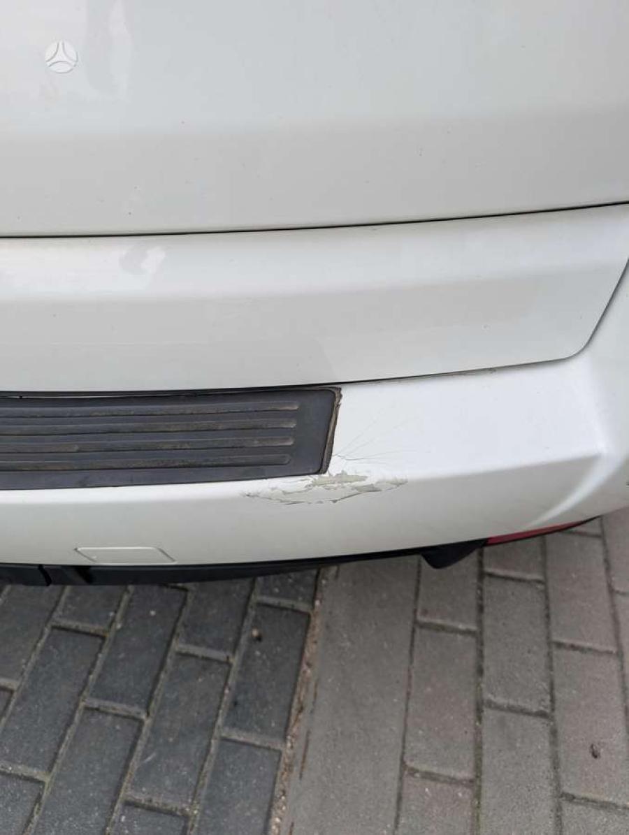 White BMW X3 2008 in Vilnius, with an engine capacity of 2.00 L and mileage of 222 thousand km for 4700 €, photo 16 on AUTOMOTO.COM.LV