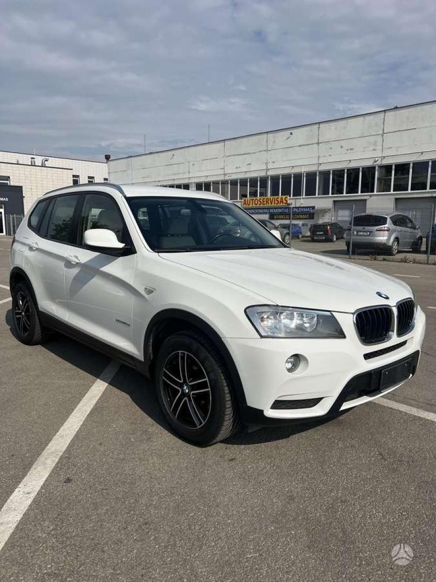 White BMW X3 2010 in Panevezys, with an engine capacity of 2.00 L and mileage of 284 thousand km for 7800 €, photo 1 on AUTOMOTO.COM.LV