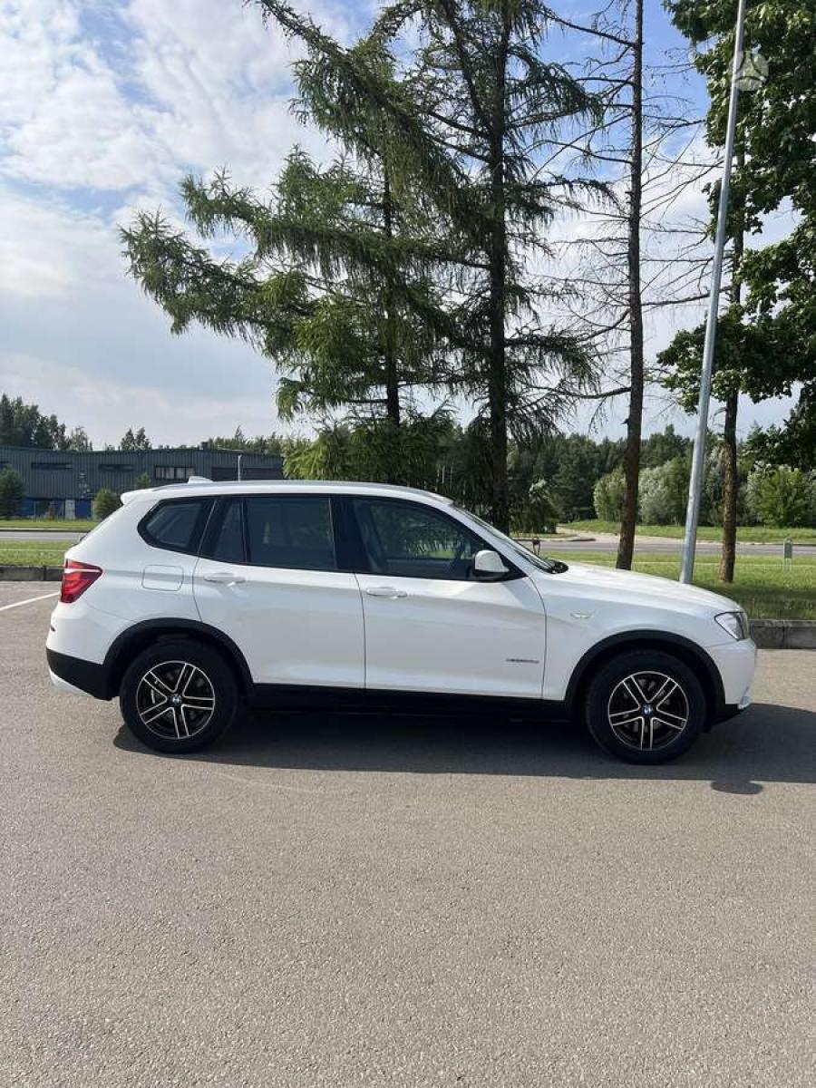 White BMW X3 2010 in Panevezys, with an engine capacity of 2.00 L and mileage of 284 thousand km for 7800 €, photo 3 on AUTOMOTO.COM.LV