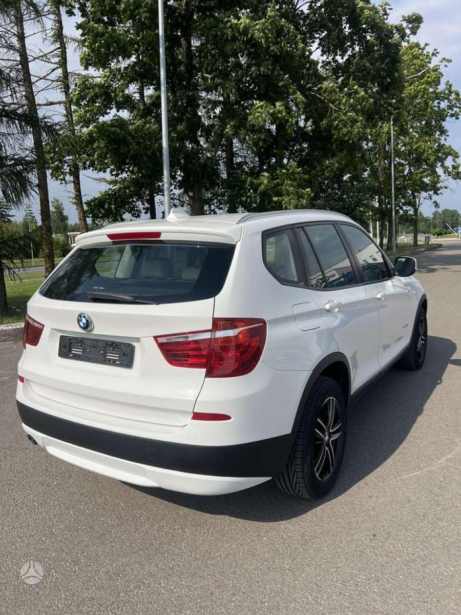 White BMW X3 2010 in Panevezys, with an engine capacity of 2.00 L and mileage of 284 thousand km for 7800 €, photo 4 on AUTOMOTO.COM.LV
