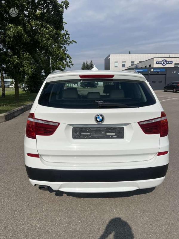 White BMW X3 2010 in Panevezys, with an engine capacity of 2.00 L and mileage of 284 thousand km for 7800 €, photo 4 on AUTOMOTO.COM.LV