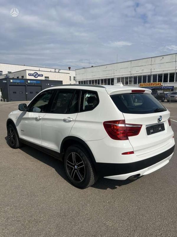 White BMW X3 2010 in Panevezys, with an engine capacity of 2.00 L and mileage of 284 thousand km for 7800 €, photo 5 on AUTOMOTO.COM.LV