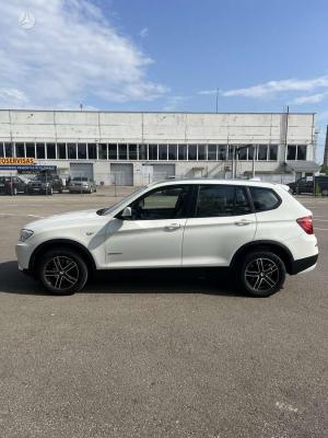 White BMW X3 2010 in Panevezys, with an engine capacity of 2.00 L and mileage of 284 thousand km for 7800 €, photo 7 on AUTOMOTO.COM.LV