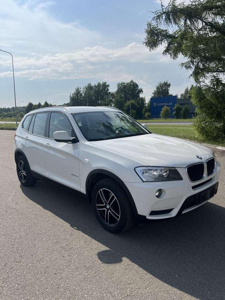 White BMW X3 2010 in Panevezys, with an engine capacity of 2.00 L and mileage of 284 thousand km for 7800 €, photo 10 on AUTOMOTO.COM.LV