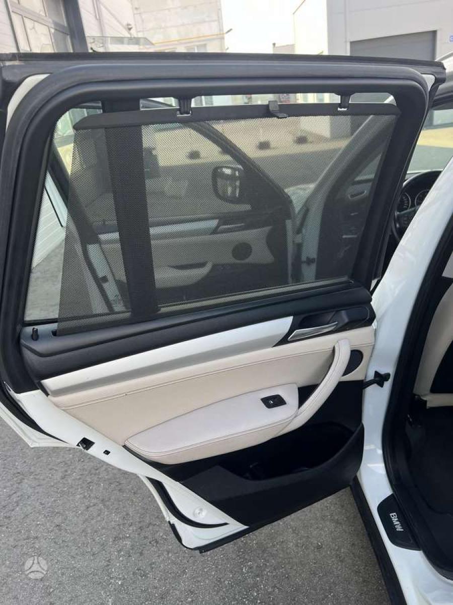 White BMW X3 2010 in Panevezys, with an engine capacity of 2.00 L and mileage of 284 thousand km for 7800 €, photo 14 on AUTOMOTO.COM.LV