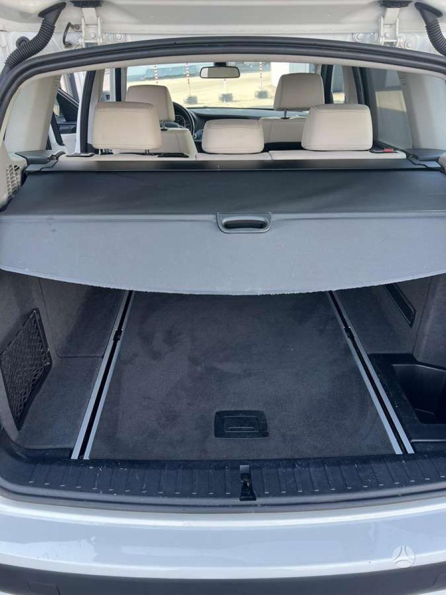 White BMW X3 2010 in Panevezys, with an engine capacity of 2.00 L and mileage of 284 thousand km for 7800 €, photo 19 on AUTOMOTO.COM.LV