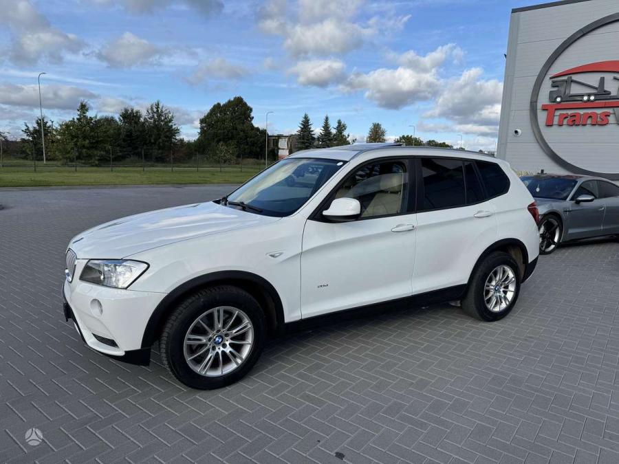 White BMW X3 2010 in Telschi, with an engine capacity of 2.00 L and mileage of 240 thousand km for 8999 €, photo 3 on AUTOMOTO.COM.LV