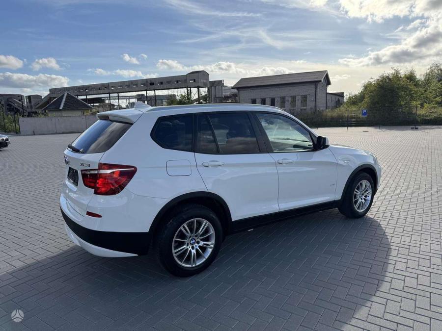 White BMW X3 2010 in Telschi, with an engine capacity of 2.00 L and mileage of 240 thousand km for 8999 €, photo 8 on AUTOMOTO.COM.LV