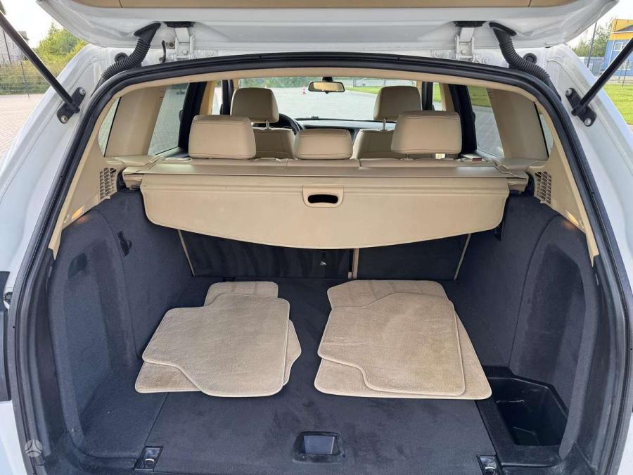 White BMW X3 2010 in Telschi, with an engine capacity of 2.00 L and mileage of 240 thousand km for 8999 €, photo 22 on AUTOMOTO.COM.LV
