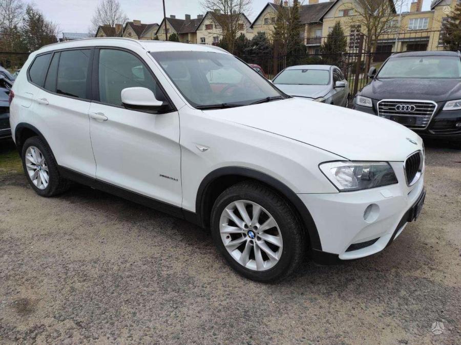 White BMW X3 2011 in Panevezys, with an engine capacity of 2.00 L and mileage of 393 thousand km for 4500 €, photo 1 on AUTOMOTO.COM.LV