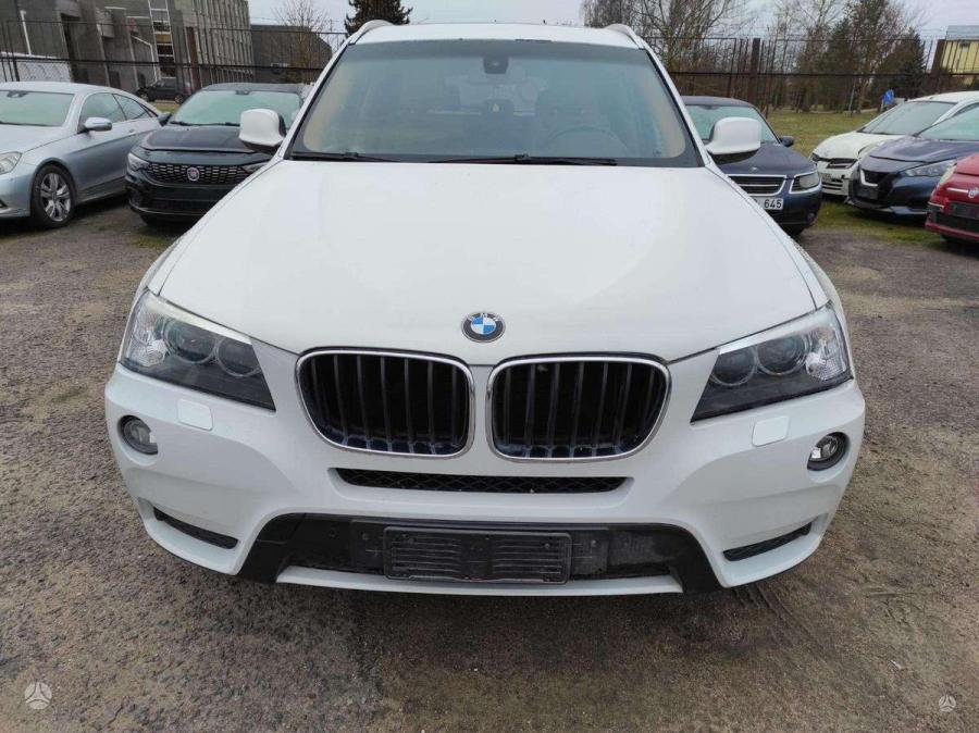 White BMW X3 2011 in Panevezys, with an engine capacity of 2.00 L and mileage of 393 thousand km for 4500 €, photo 4 on AUTOMOTO.COM.LV