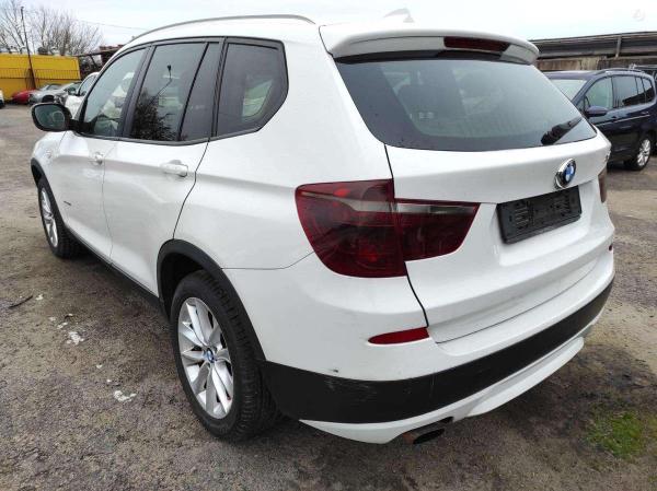 Balts BMW X3 2011 Panevēža, ar dzinēja tilpumu 2.00 L un nobraukumu 393 tūkst. km par 4500 €, foto 9 vietnē AUTOMOTO.COM.LV