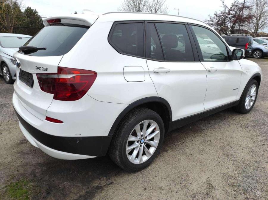 White BMW X3 2011 in Panevezys, with an engine capacity of 2.00 L and mileage of 393 thousand km for 4500 €, photo 12 on AUTOMOTO.COM.LV