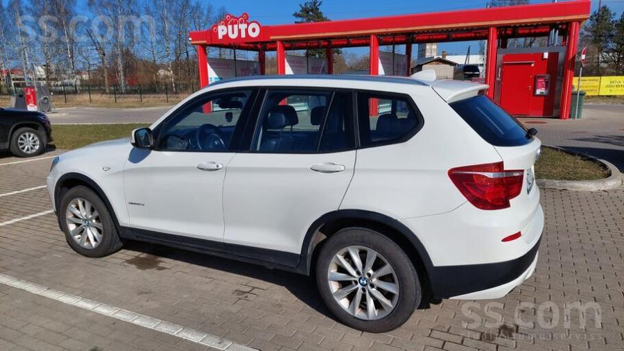 White BMW X3 2011 in Riga, with an engine capacity of 2.00 L and mileage of 301 thousand km for 6999 €, photo 5 on AUTOMOTO.COM.LV