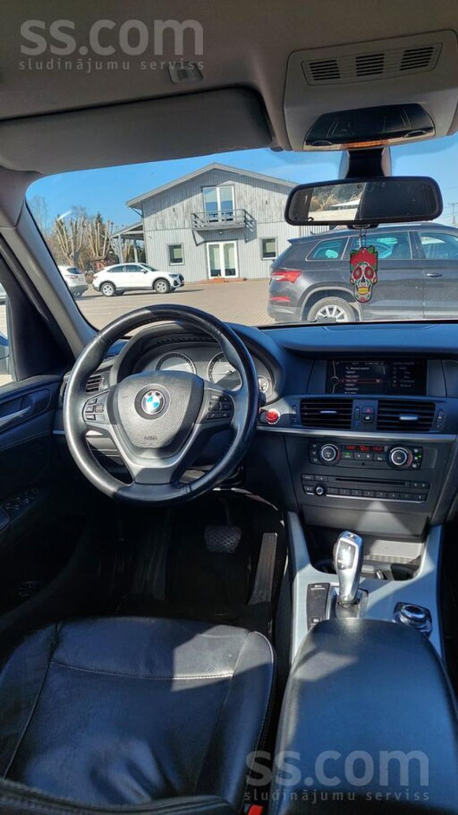 White BMW X3 2011 in Riga, with an engine capacity of 2.00 L and mileage of 301 thousand km for 6999 €, photo 8 on AUTOMOTO.COM.LV
