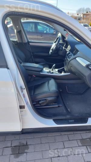 White BMW X3 2011 in Riga, with an engine capacity of 2.00 L and mileage of 301 thousand km for 6999 €, photo 10 on AUTOMOTO.COM.LV