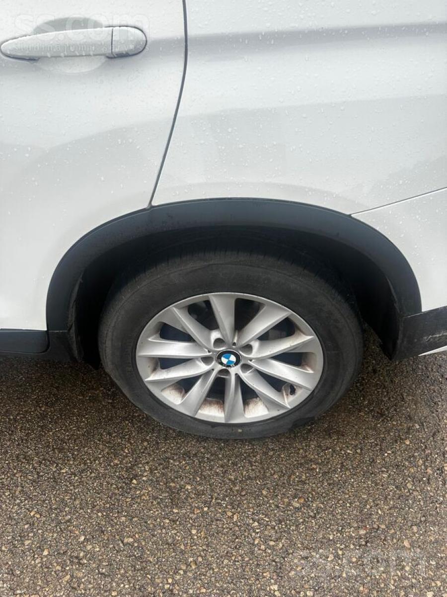 White BMW X3 2011 in Riga, with an engine capacity of 2.00 L and mileage of 301 thousand km for 6999 €, photo 14 on AUTOMOTO.COM.LV