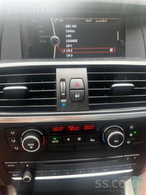 White BMW X3 2011 in Riga, with an engine capacity of 2.00 L and mileage of 301 thousand km for 6999 €, photo 19 on AUTOMOTO.COM.LV