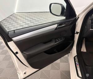 Balts BMW X3 2011 Marijampole, ar dzinēja tilpumu 3.00 L un nobraukumu 302 tūkst. km par 10950 €, foto 12 vietnē AUTOMOTO.COM.LV