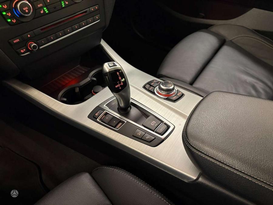 White BMW X3 2011 in Marijampole, with an engine capacity of 2.99 L and mileage of 289 thousand km for 10950 €, photo 5 on AUTOMOTO.COM.LV