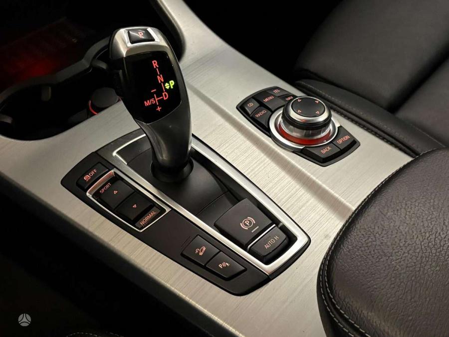 White BMW X3 2011 in Marijampole, with an engine capacity of 2.99 L and mileage of 289 thousand km for 10950 €, photo 10 on AUTOMOTO.COM.LV