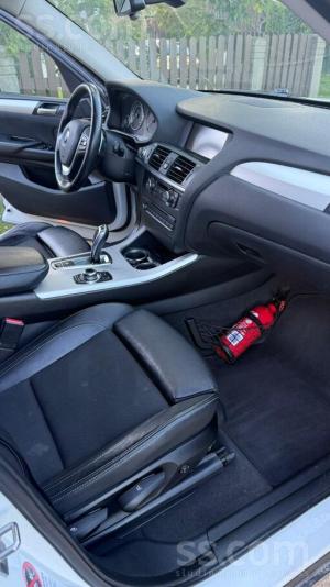 White BMW X3 2011 in Liepaja, with an engine capacity of 3.00 L and mileage of 412 thousand km for 10500 €, photo 6 on AUTOMOTO.COM.LV