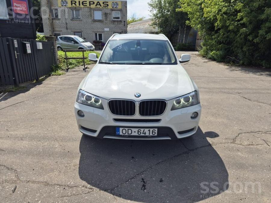White BMW X3 2011 in Riga, with an engine capacity of 2.00 L and mileage of 202 thousand km for 10490 €, photo 4 on AUTOMOTO.COM.LV