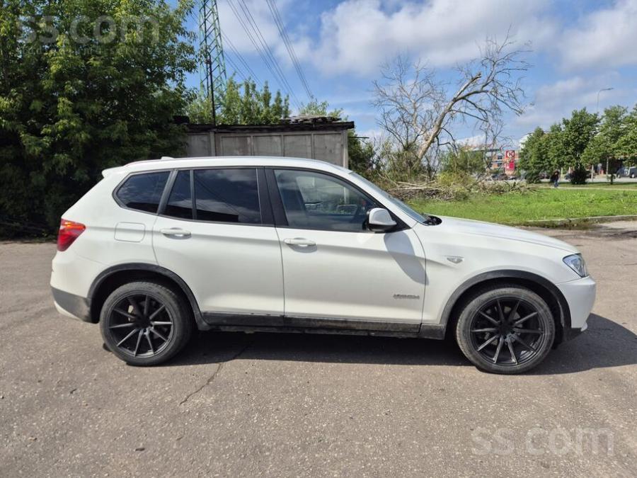 White BMW X3 2011 in Riga, with an engine capacity of 2.00 L and mileage of 202 thousand km for 10490 €, photo 6 on AUTOMOTO.COM.LV