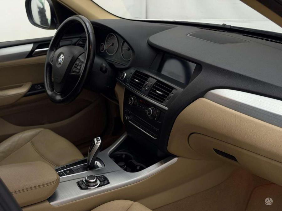 White BMW X3 2011 in Vilnius, with an engine capacity of 2.99 L and mileage of 248 thousand km for 8999 €, photo 16 on AUTOMOTO.COM.LV