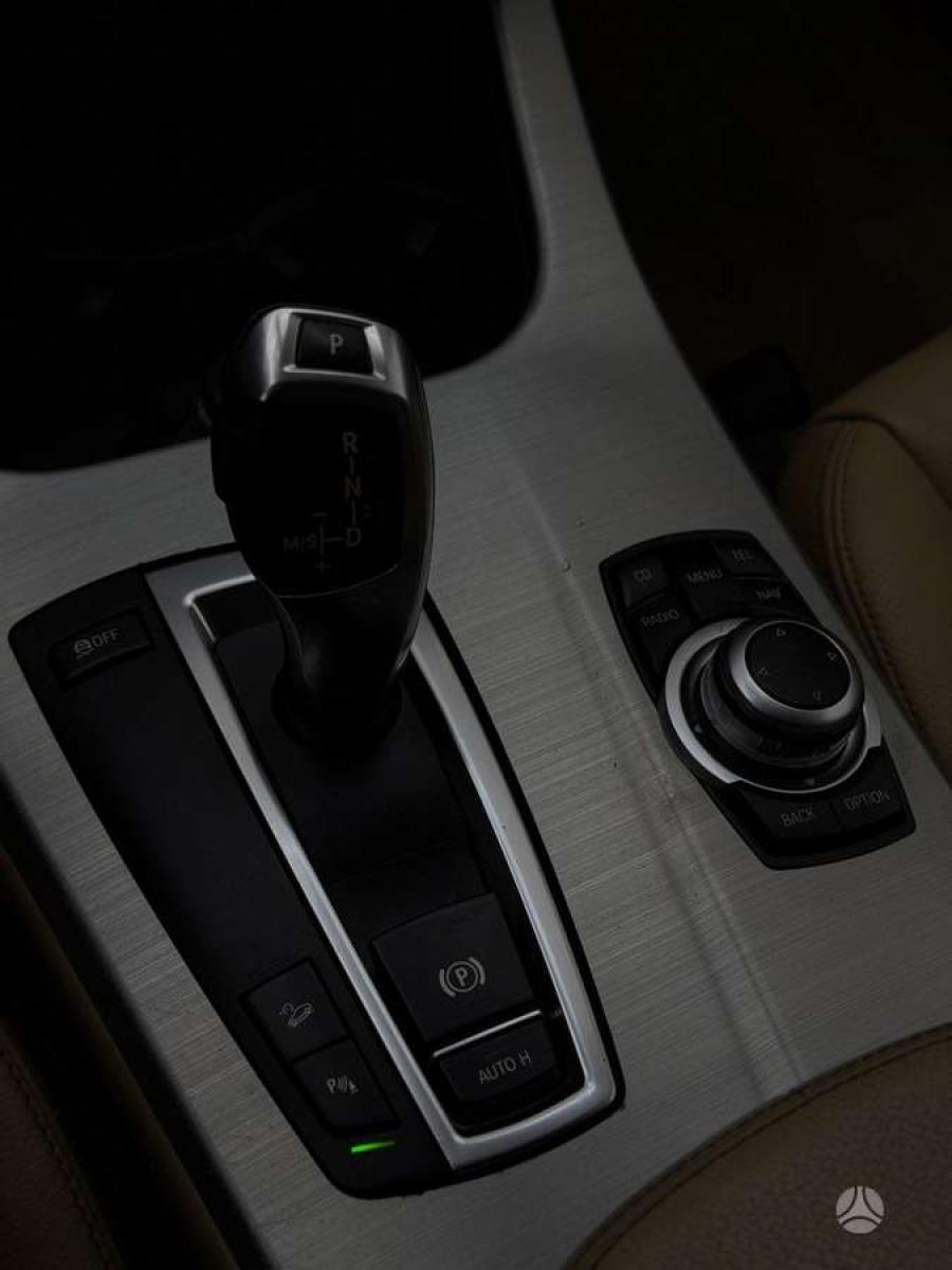 White BMW X3 2011 in Vilnius, with an engine capacity of 2.99 L and mileage of 248 thousand km for 8999 €, photo 21 on AUTOMOTO.COM.LV