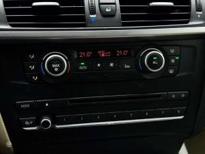 White BMW X3 2011 in Vilnius, with an engine capacity of 2.99 L and mileage of 248 thousand km for 8999 €, photo 22 on AUTOMOTO.COM.LV