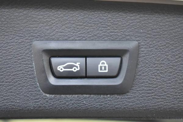 White BMW X3 2011 in Talsi, with an engine capacity of 3.00 L and mileage of 234 thousand km for 11500 €, photo 10 on AUTOMOTO.COM.LV