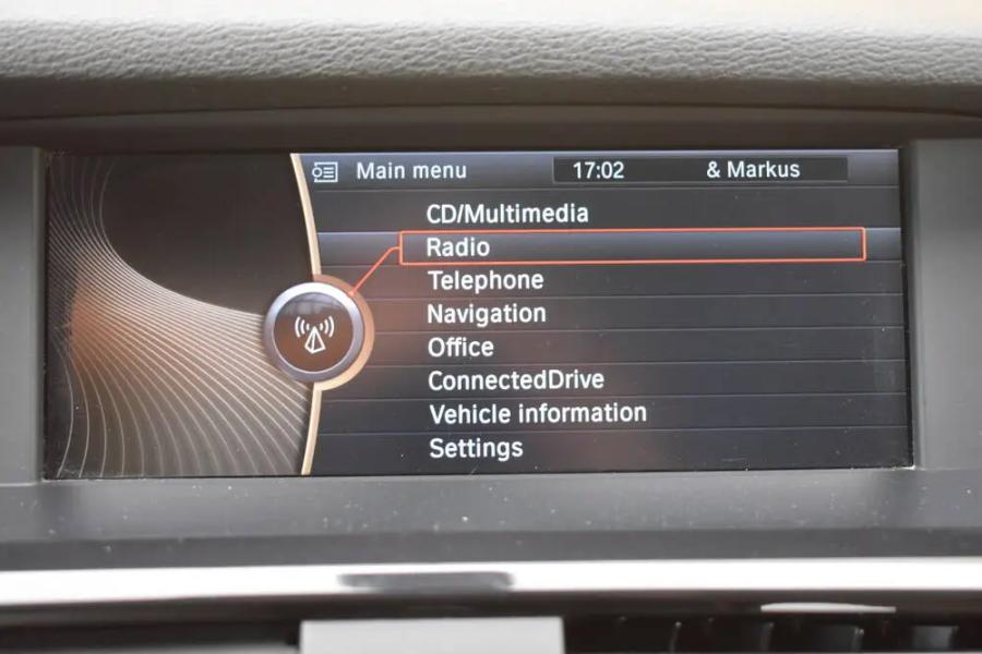 White BMW X3 2011 in Talsi, with an engine capacity of 3.00 L and mileage of 234 thousand km for 11500 €, photo 23 on AUTOMOTO.COM.LV